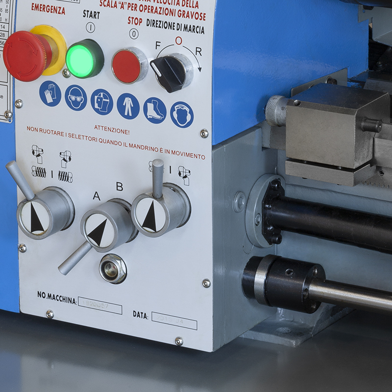 GEAR HEAD LATHE WITH INVERTER - T900I | Parallel lathes | Lathes ...